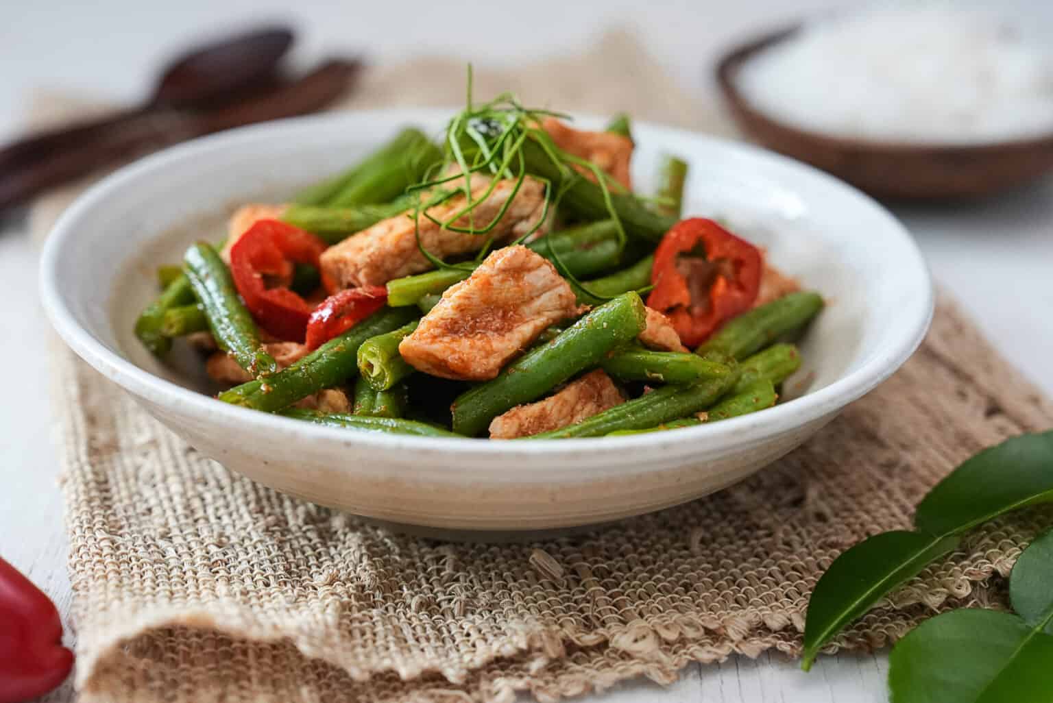 Stir Fried Pork with Chili Paste | Pad Prik Khing | ผัดพริกขิง - Rachel ...