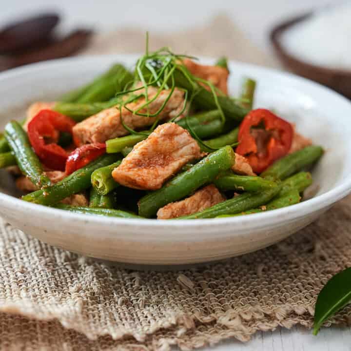 Stir Fried Pork with Chili Paste | Pad Prik Khing | ผัดพริกขิง - Rachel ...