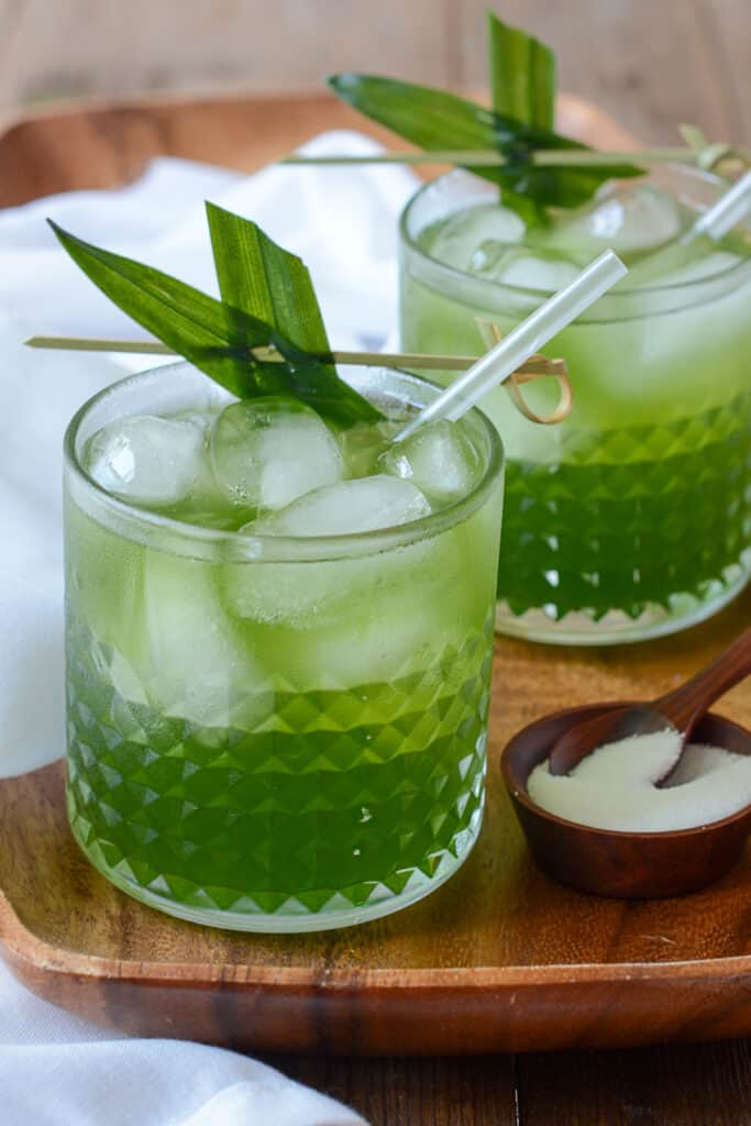 Pandan Juice | Nam Bai Tuey | น้ำใบเตย - Rachel Cooks Thai